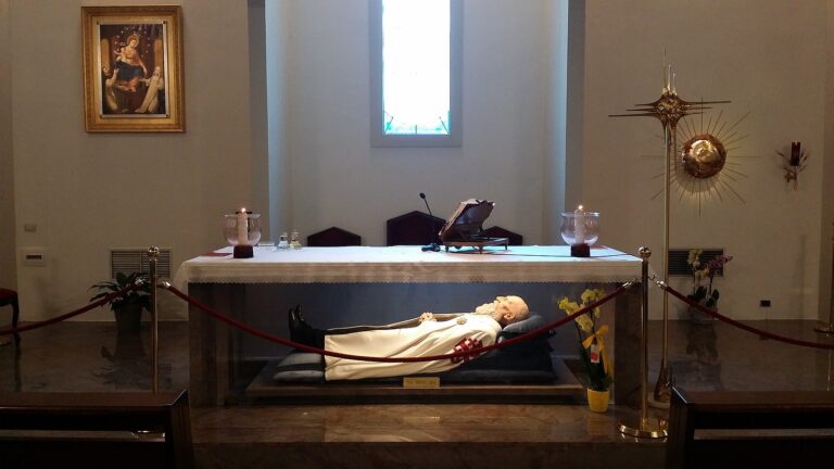 From Satanist To Saint The Story Of Bartolo Longo The Coming Home